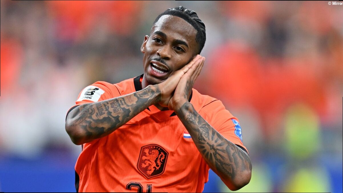 Crysencio Summerville to Man Utd transfer could face sudden twist after ...